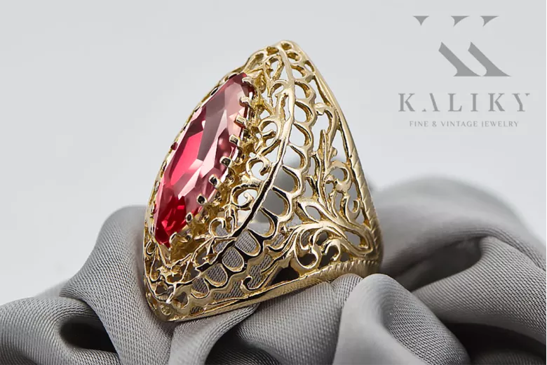 Ring Ruby 14K Yellow gold Vintage Jewlery vrc090y